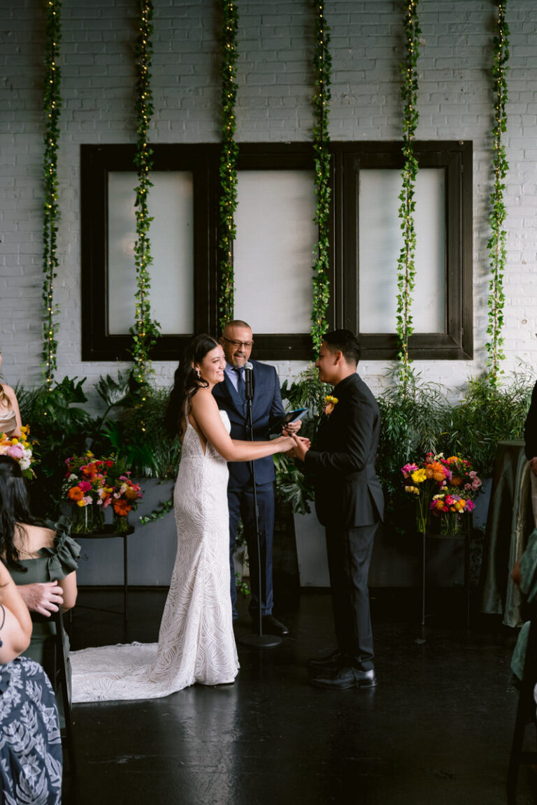 Beautiful 501 Union Wedding with Rachel and Markus - francescaleephoto.com
